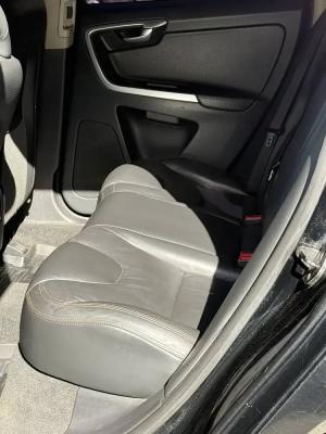 Melns Volvo XC60 2011 Rīga, ar dzinēja tilpumu 2.40 L un nobraukumu 355 tūkst. km par 6800 €, foto 8 vietnē AUTOMOTO.COM.LV