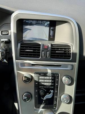 Melns Volvo XC60 2011 Rīga, ar dzinēja tilpumu 2.40 L un nobraukumu 355 tūkst. km par 6800 €, foto 10 vietnē AUTOMOTO.COM.LV