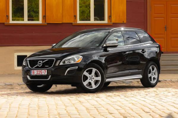 Melns Volvo XC60 2011 Jelgava, ar dzinēja tilpumu 2.40 L un nobraukumu 255 tūkst. km par 9990 €, foto 3 vietnē AUTOMOTO.COM.LV