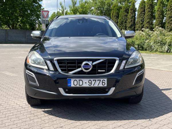 Melns Volvo XC60 2011 Rīga, ar dzinēja tilpumu 2.40 L un nobraukumu 353 tūkst. km par 7990 €, foto 2 vietnē AUTOMOTO.COM.LV