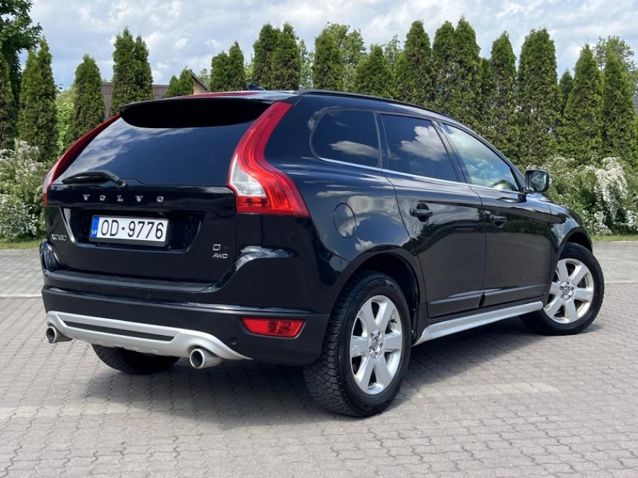 Black Volvo XC60 2011 in Riga, with an engine capacity of 2.40 L and mileage of 353 thousand km for 7990 €, photo 5 on AUTOMOTO.COM.LV