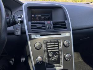 Black Volvo XC60 2011 in Riga, with an engine capacity of 2.40 L and mileage of 353 thousand km for 7990 €, photo 17 on AUTOMOTO.COM.LV