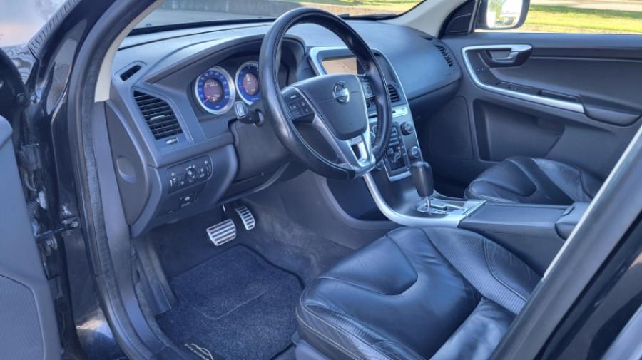 Melns Volvo XC60 2011 Rīga, ar dzinēja tilpumu 2.00 L un nobraukumu 278 tūkst. km par 10900 €, foto 4 vietnē AUTOMOTO.COM.LV