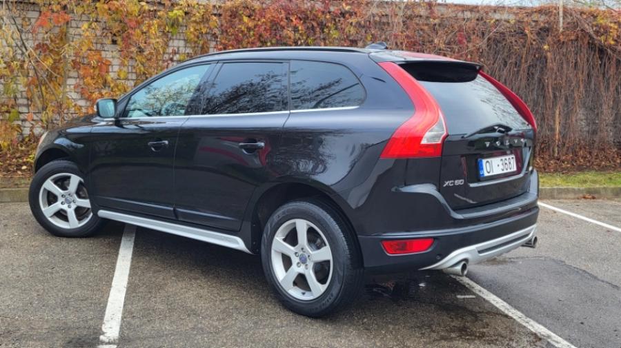 Melns Volvo XC60 2011 Rīga, ar dzinēja tilpumu 2.00 L un nobraukumu 278 tūkst. km par 10900 €, foto 15 vietnē AUTOMOTO.COM.LV