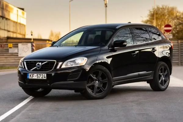 Melns Volvo XC60 2011 Jelgava, ar dzinēja tilpumu 2.00 L un nobraukumu 293 tūkst. km par 7900 €, foto 1 vietnē AUTOMOTO.COM.LV