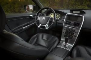 Black Volvo XC60 2011 in Jelgava, with an engine capacity of 2.00 L and mileage of 293 thousand km for 7900 €, photo 8 on AUTOMOTO.COM.LV