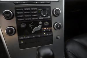 Black Volvo XC60 2011 in Jelgava, with an engine capacity of 2.00 L and mileage of 293 thousand km for 7900 €, photo 12 on AUTOMOTO.COM.LV
