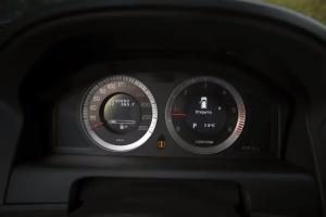 Black Volvo XC60 2011 in Jelgava, with an engine capacity of 2.00 L and mileage of 293 thousand km for 7900 €, photo 13 on AUTOMOTO.COM.LV