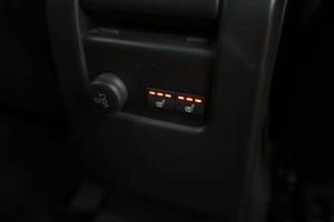 Black Volvo XC60 2011 in Jelgava, with an engine capacity of 2.00 L and mileage of 293 thousand km for 7900 €, photo 16 on AUTOMOTO.COM.LV