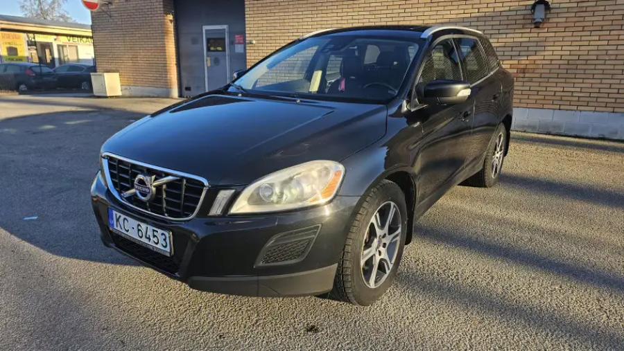 Melns Volvo XC60 2011 Rīga, ar dzinēja tilpumu 2.40 L un nobraukumu 339 tūkst. km par 7650 €, foto 1 vietnē AUTOMOTO.COM.LV