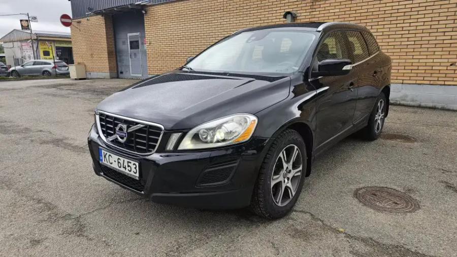Melns Volvo XC60 2011 Rīga, ar dzinēja tilpumu 2.40 L un nobraukumu 339 tūkst. km par 7650 €, foto 3 vietnē AUTOMOTO.COM.LV