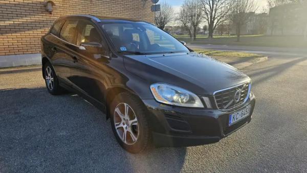 Melns Volvo XC60 2011 Rīga, ar dzinēja tilpumu 2.40 L un nobraukumu 339 tūkst. km par 7650 €, foto 5 vietnē AUTOMOTO.COM.LV