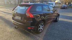 Melns Volvo XC60 2011 Rīga, ar dzinēja tilpumu 2.40 L un nobraukumu 339 tūkst. km par 7650 €, foto 10 vietnē AUTOMOTO.COM.LV