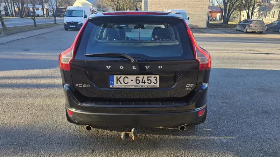 Melns Volvo XC60 2011 Rīga, ar dzinēja tilpumu 2.40 L un nobraukumu 339 tūkst. km par 7650 €, foto 12 vietnē AUTOMOTO.COM.LV