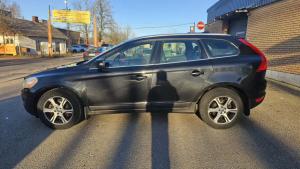 Melns Volvo XC60 2011 Rīga, ar dzinēja tilpumu 2.40 L un nobraukumu 339 tūkst. km par 7650 €, foto 16 vietnē AUTOMOTO.COM.LV