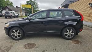 Melns Volvo XC60 2011 Rīga, ar dzinēja tilpumu 2.40 L un nobraukumu 339 tūkst. km par 7650 €, foto 17 vietnē AUTOMOTO.COM.LV