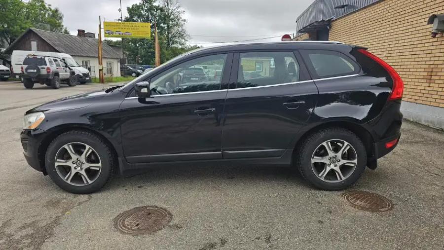 Melns Volvo XC60 2011 Rīga, ar dzinēja tilpumu 2.40 L un nobraukumu 339 tūkst. km par 7650 €, foto 17 vietnē AUTOMOTO.COM.LV