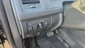 Melns Volvo XC60 2011 Rīga, ar dzinēja tilpumu 2.40 L un nobraukumu 339 tūkst. km par 7650 €, foto 24 vietnē AUTOMOTO.COM.LV