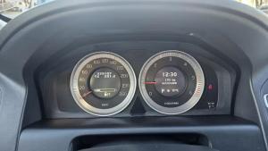 Melns Volvo XC60 2011 Rīga, ar dzinēja tilpumu 2.40 L un nobraukumu 339 tūkst. km par 7650 €, foto 36 vietnē AUTOMOTO.COM.LV