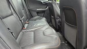 Melns Volvo XC60 2011 Rīga, ar dzinēja tilpumu 2.40 L un nobraukumu 339 tūkst. km par 7650 €, foto 41 vietnē AUTOMOTO.COM.LV
