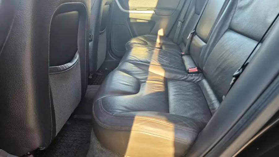 Melns Volvo XC60 2011 Rīga, ar dzinēja tilpumu 2.40 L un nobraukumu 339 tūkst. km par 7650 €, foto 44 vietnē AUTOMOTO.COM.LV