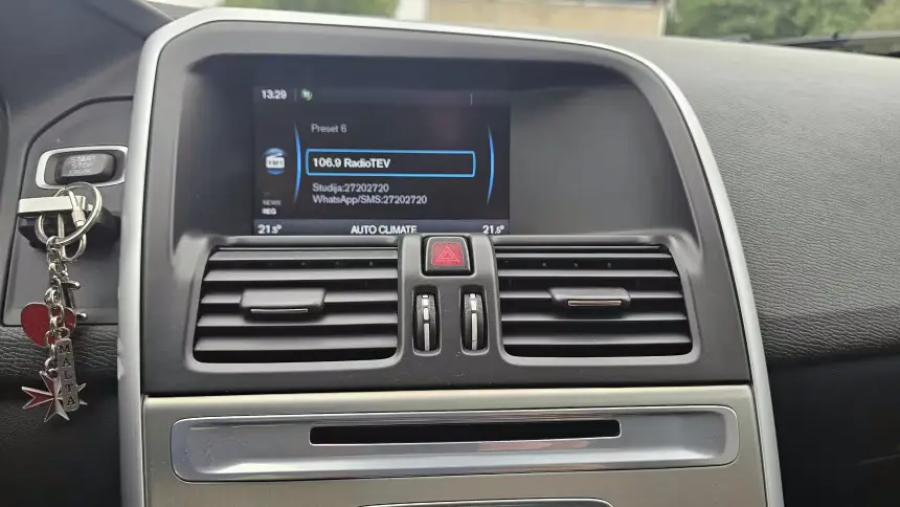Melns Volvo XC60 2011 Rīga, ar dzinēja tilpumu 2.40 L un nobraukumu 339 tūkst. km par 7650 €, foto 49 vietnē AUTOMOTO.COM.LV