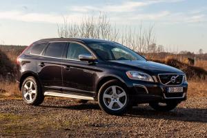 Melns Volvo XC60 2011 Rīga, ar dzinēja tilpumu 2.40 L un nobraukumu 256 tūkst. km par 11995 €, foto  vietnē AUTOMOTO.COM.LV