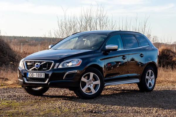 Melns Volvo XC60 2011 Rīga, ar dzinēja tilpumu 2.40 L un nobraukumu 256 tūkst. km par 11995 €, foto 3 vietnē AUTOMOTO.COM.LV