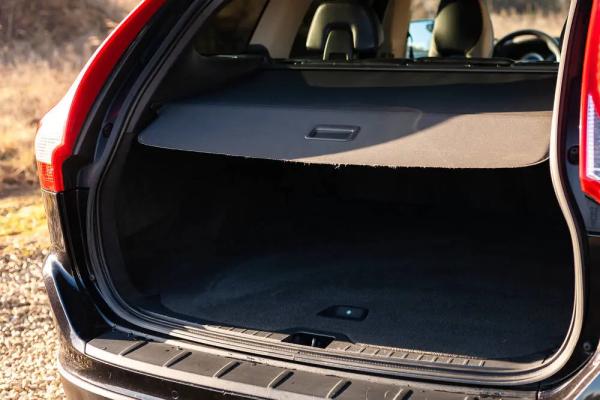 Melns Volvo XC60 2011 Rīga, ar dzinēja tilpumu 2.40 L un nobraukumu 256 tūkst. km par 11995 €, foto 8 vietnē AUTOMOTO.COM.LV