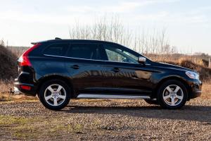 Black Volvo XC60 2011 in Riga, with an engine capacity of 2.40 L and mileage of 256 thousand km for 11995 €, photo 11 on AUTOMOTO.COM.LV