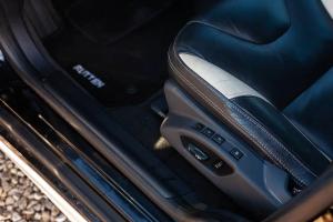 Black Volvo XC60 2011 in Riga, with an engine capacity of 2.40 L and mileage of 256 thousand km for 11995 €, photo 20 on AUTOMOTO.COM.LV