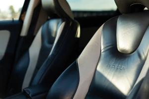 Black Volvo XC60 2011 in Riga, with an engine capacity of 2.40 L and mileage of 256 thousand km for 11995 €, photo 21 on AUTOMOTO.COM.LV