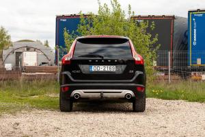 Black Volvo XC60 2011 in Riga, with an engine capacity of 2.00 L and mileage of 316 thousand km for 8495 €, photo 7 on AUTOMOTO.COM.LV