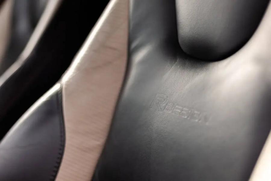 Black Volvo XC60 2011 in Riga, with an engine capacity of 2.00 L and mileage of 316 thousand km for 8495 €, photo 19 on AUTOMOTO.COM.LV