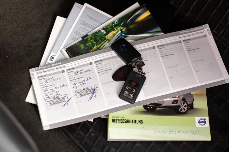 Black Volvo XC60 2011 in Riga, with an engine capacity of 2.00 L and mileage of 316 thousand km for 8495 €, photo 30 on AUTOMOTO.COM.LV