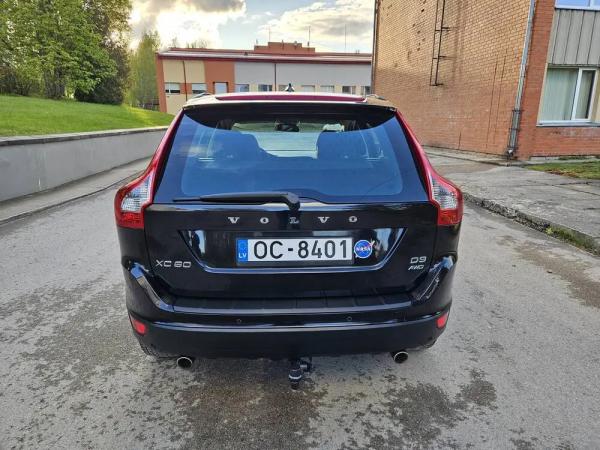 Melns Volvo XC60 2011 Jēkabpils, ar dzinēja tilpumu 2.40 L un nobraukumu 329 tūkst. km par 8990 €, foto 7 vietnē AUTOMOTO.COM.LV