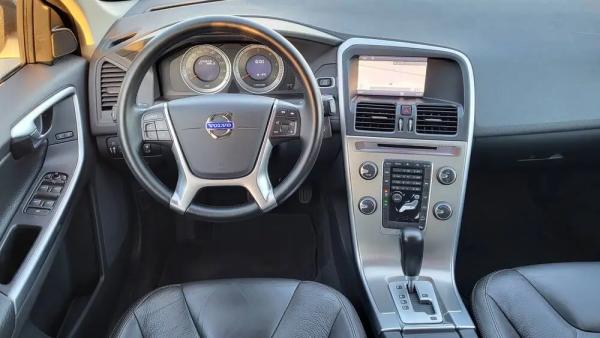 Melns Volvo XC60 2011 Rīga, ar dzinēja tilpumu 2.40 L un nobraukumu 234 tūkst. km par 9990 €, foto 4 vietnē AUTOMOTO.COM.LV