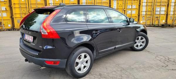 Melns Volvo XC60 2011 Rīga, ar dzinēja tilpumu 2.40 L un nobraukumu 199 tūkst. km par 9600 €, foto 4 vietnē AUTOMOTO.COM.LV