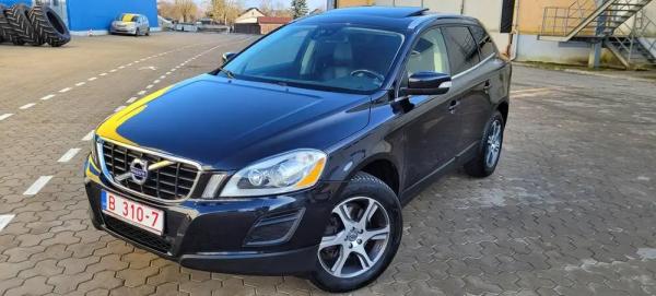 Black Volvo XC60 2011 in Riga, with an engine capacity of 2.40 L and mileage of 247 thousand km for 10200 €, photo 2 on AUTOMOTO.COM.LV