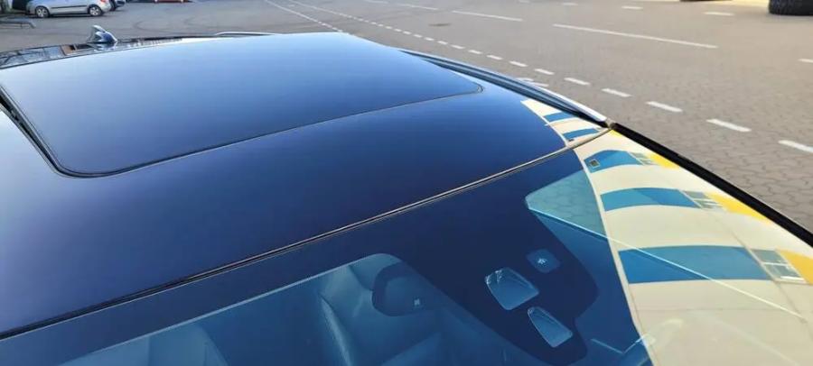 Black Volvo XC60 2011 in Riga, with an engine capacity of 2.40 L and mileage of 247 thousand km for 10200 €, photo 9 on AUTOMOTO.COM.LV