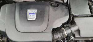 Black Volvo XC60 2011 in Riga, with an engine capacity of 2.40 L and mileage of 247 thousand km for 10200 €, photo 12 on AUTOMOTO.COM.LV