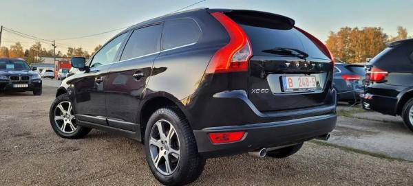 Melns Volvo XC60 2011 Rīga, ar dzinēja tilpumu 2.40 L un nobraukumu 222 tūkst. km par 11900 €, foto 4 vietnē AUTOMOTO.COM.LV