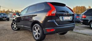 Black Volvo XC60 2011 in Riga, with an engine capacity of 2.40 L and mileage of 222 thousand km for 11900 €, photo 5 on AUTOMOTO.COM.LV