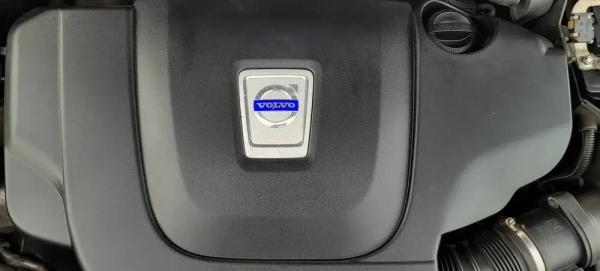 Melns Volvo XC60 2011 Rīga, ar dzinēja tilpumu 2.40 L un nobraukumu 222 tūkst. km par 11900 €, foto 10 vietnē AUTOMOTO.COM.LV