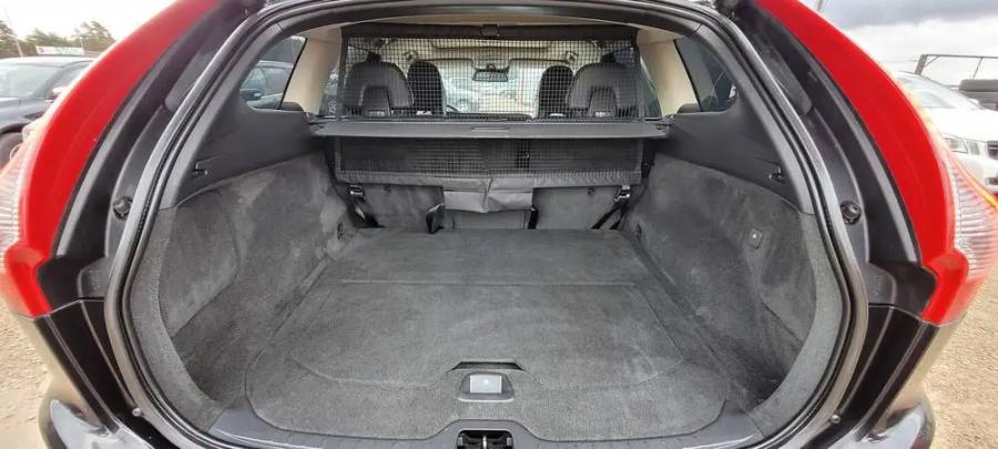 Black Volvo XC60 2011 in Riga, with an engine capacity of 2.40 L and mileage of 222 thousand km for 11900 €, photo 17 on AUTOMOTO.COM.LV