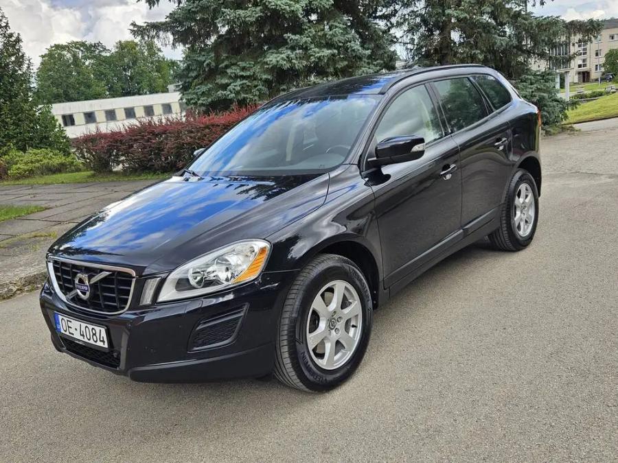 Melns Volvo XC60 2011 Jēkabpils, ar dzinēja tilpumu 2.40 L un nobraukumu 308 tūkst. km par 8400 €, foto 1 vietnē AUTOMOTO.COM.LV