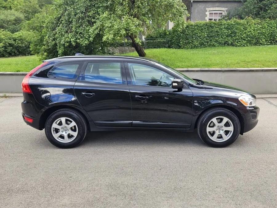Melns Volvo XC60 2011 Jēkabpils, ar dzinēja tilpumu 2.40 L un nobraukumu 308 tūkst. km par 8400 €, foto 6 vietnē AUTOMOTO.COM.LV