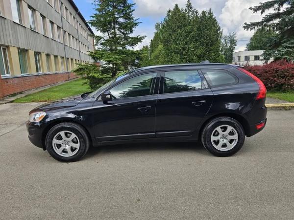 Melns Volvo XC60 2011 Jēkabpils, ar dzinēja tilpumu 2.40 L un nobraukumu 308 tūkst. km par 8400 €, foto 10 vietnē AUTOMOTO.COM.LV