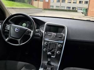 Melns Volvo XC60 2011 Jēkabpils, ar dzinēja tilpumu 2.40 L un nobraukumu 308 tūkst. km par 8400 €, foto 21 vietnē AUTOMOTO.COM.LV