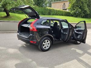 Melns Volvo XC60 2011 Jēkabpils, ar dzinēja tilpumu 2.40 L un nobraukumu 308 tūkst. km par 8400 €, foto 22 vietnē AUTOMOTO.COM.LV